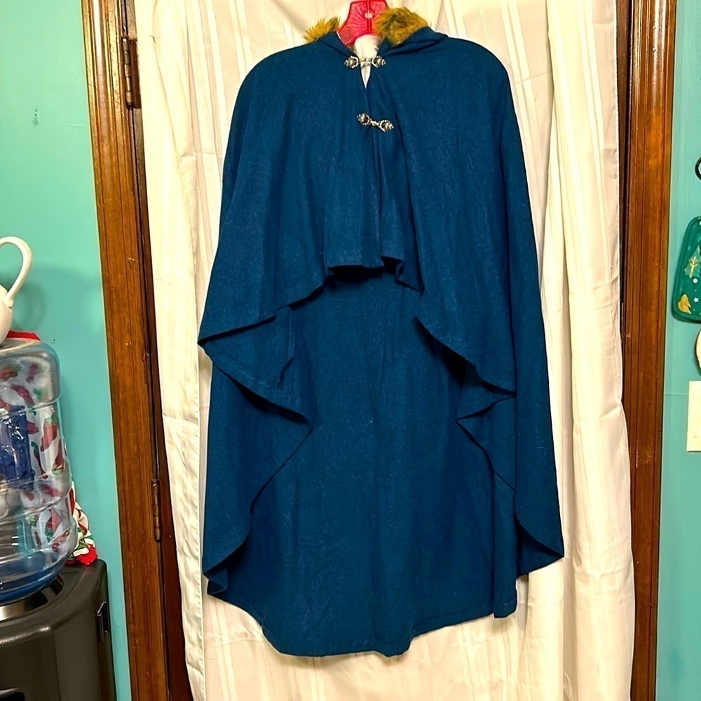 Cape Of Blue/Black - Gem
